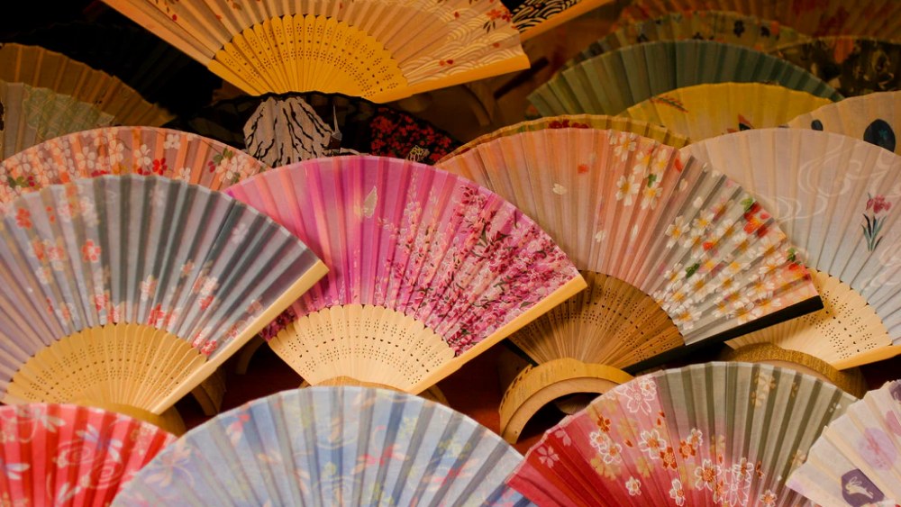 japanese hand fan