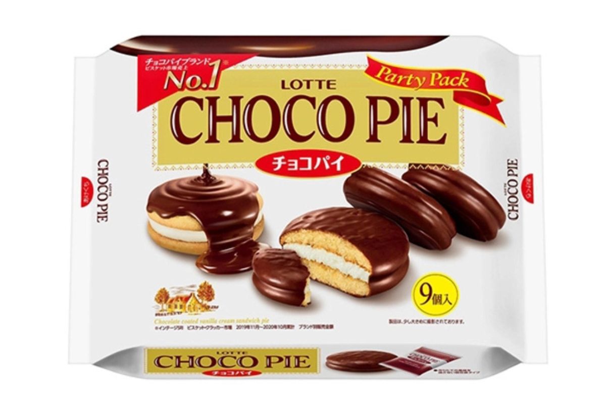 Choco Pie is among the most popular Japanese snacks