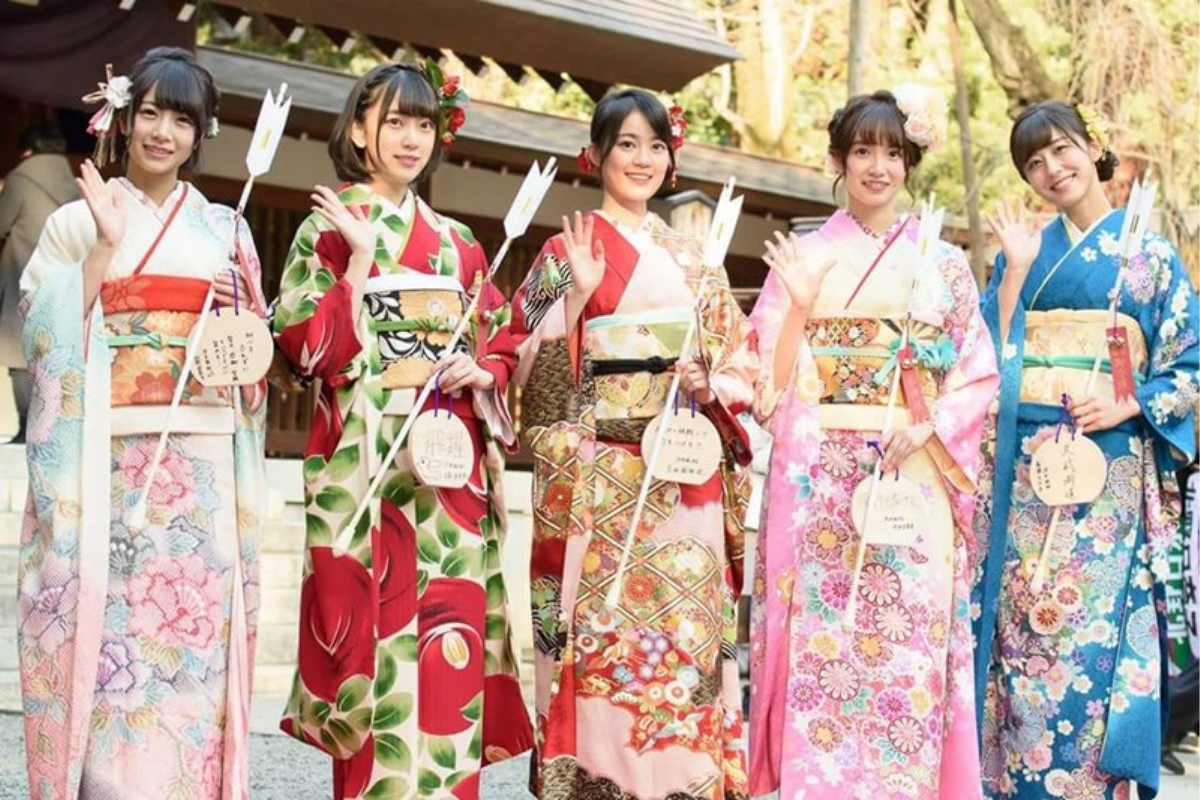Kimono with vibrant patterns is formal